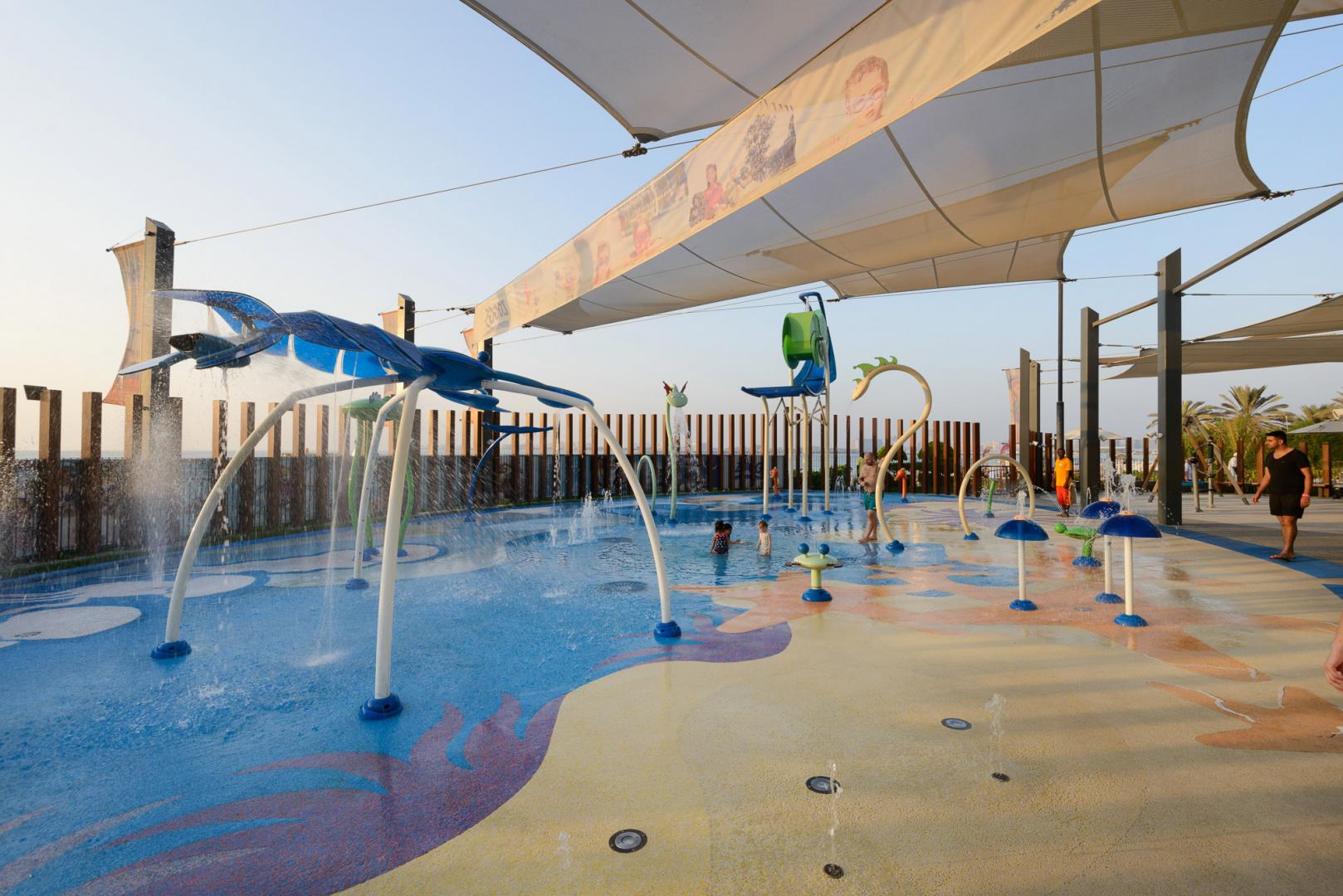 The Beach JBR | LED-Lit Splashpad in Dubai by Vortex