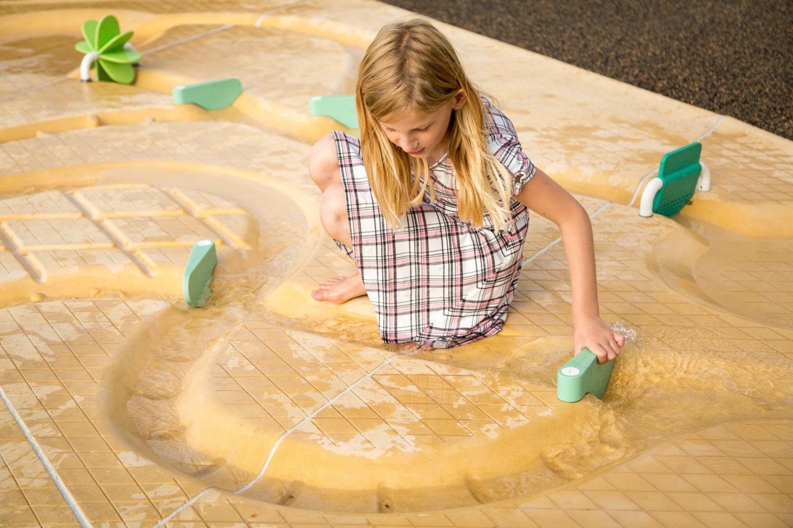 Den Blå Planet Aquarium | Outdoor Water Labyrinth By Vortex
