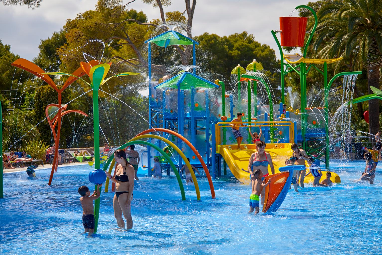 Playa Montroig Resort | Benchmark Splashpad in Spain by Vortex