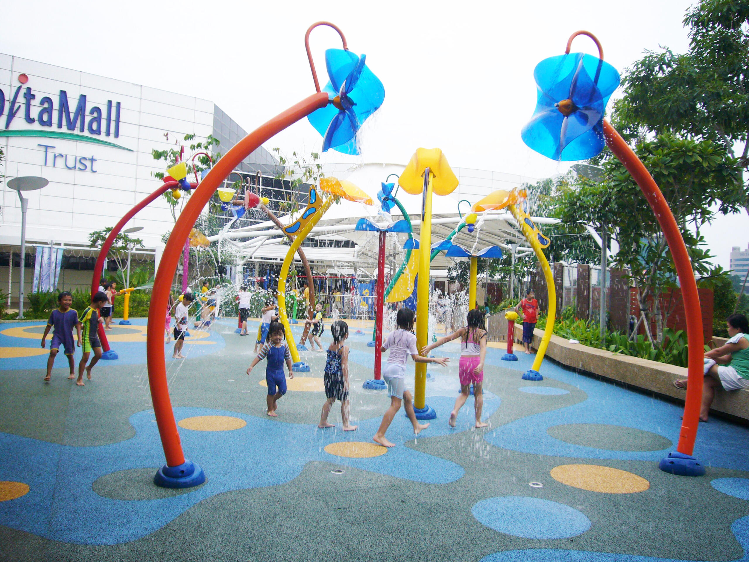 Singapore shopping mall creates rooftop aquatic play center with Vortex