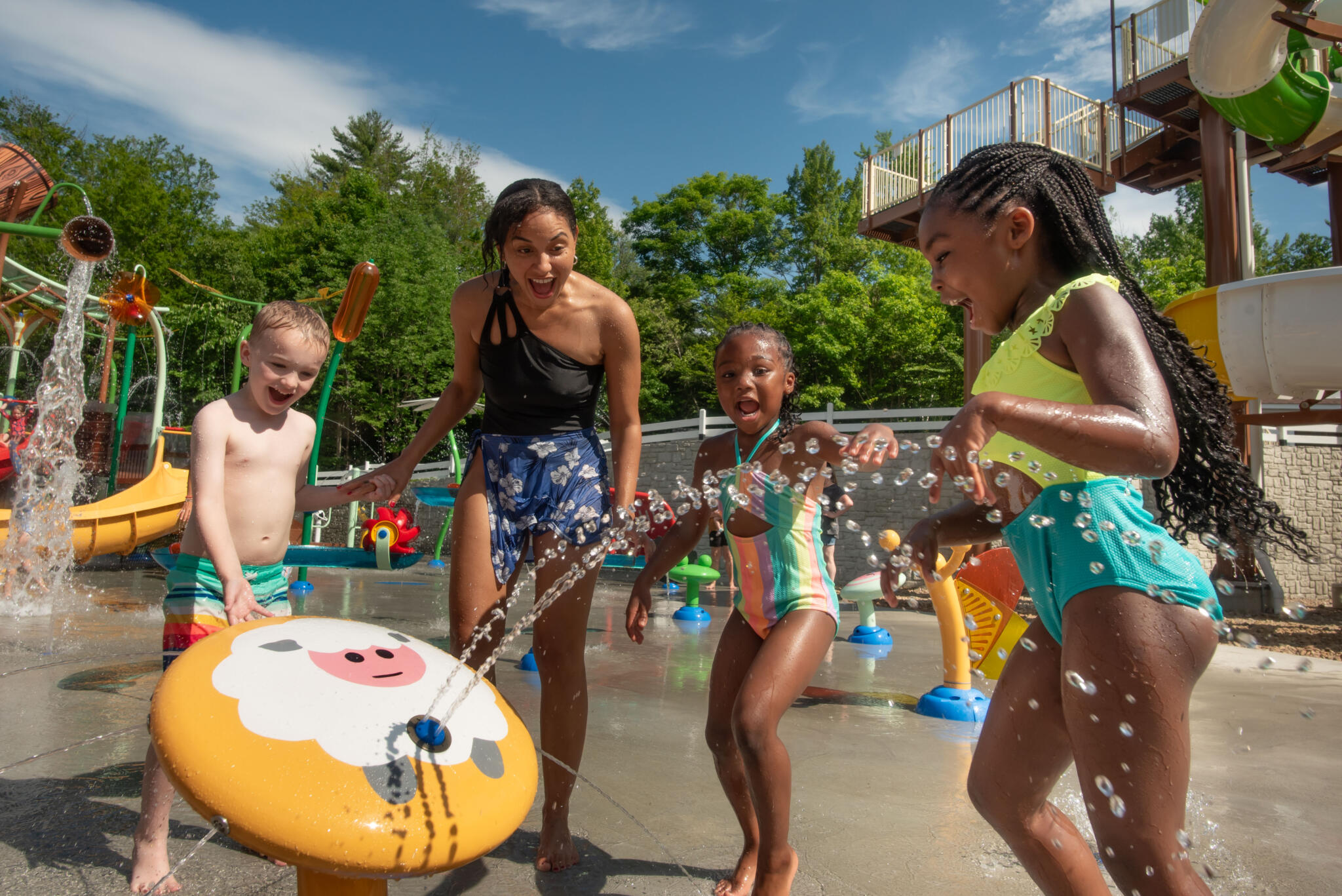 Moo Lagoon at Story Land | Farm-Themed Splashpad by Vortex