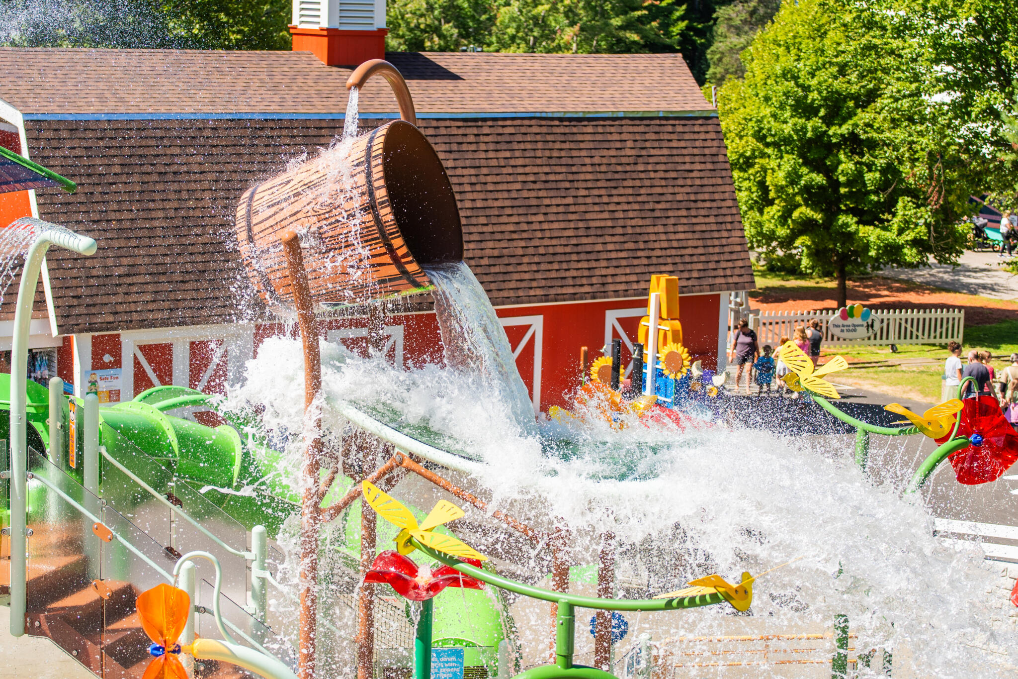 Moo Lagoon at Story Land | Farm-Themed Splashpad by Vortex